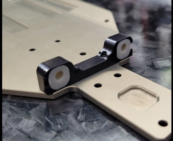 C4 Chassis Works Aluminum Upgraded Wide C Mount Block for Associated B7